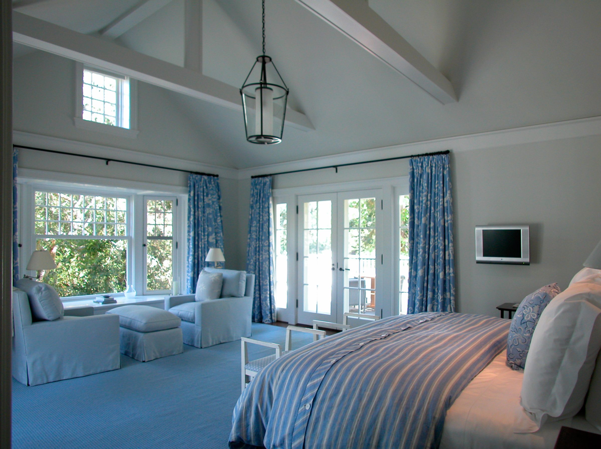 Mandeville Canyon House - Timothy Bryant Architect